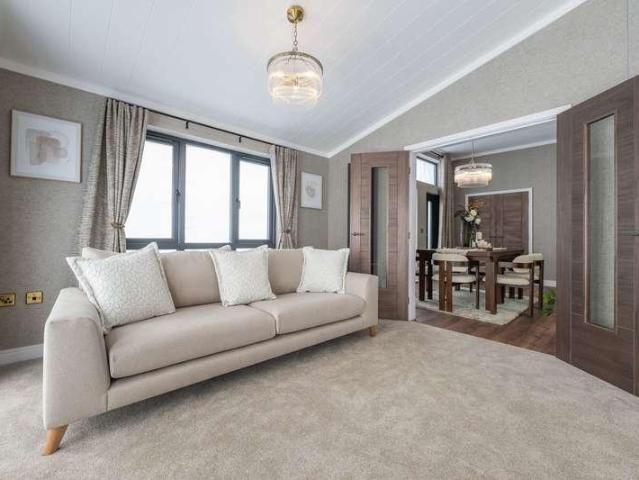 2 bed property for sale