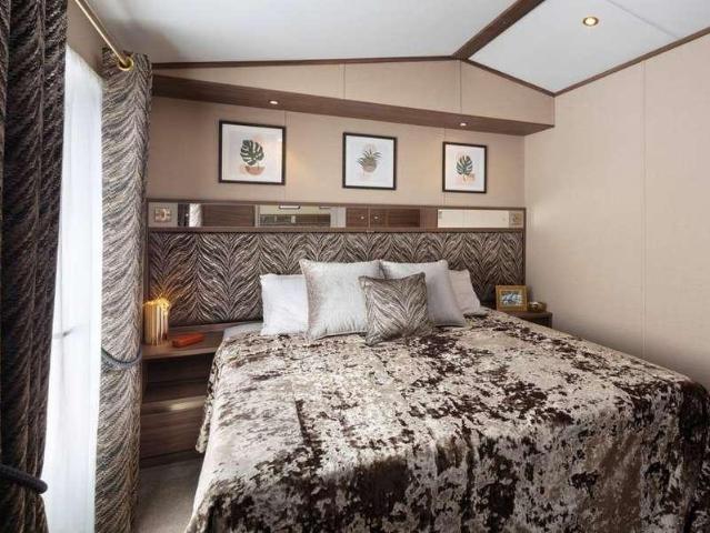 2 bed property for sale