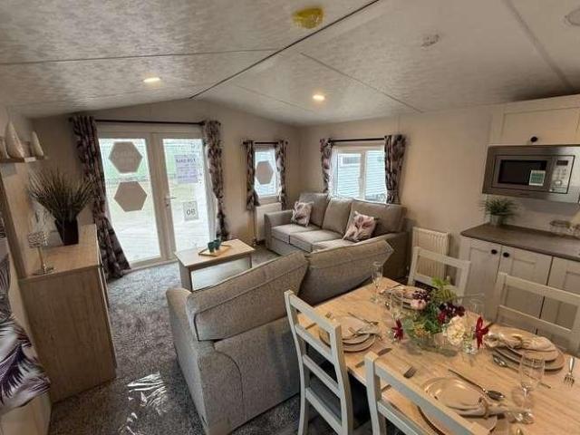 2 bed property for sale
