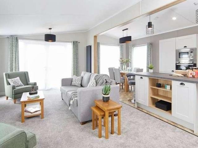 2 bed property for sale