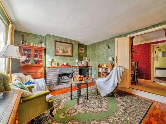 2 bed property for sale