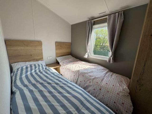 2 bed property for sale