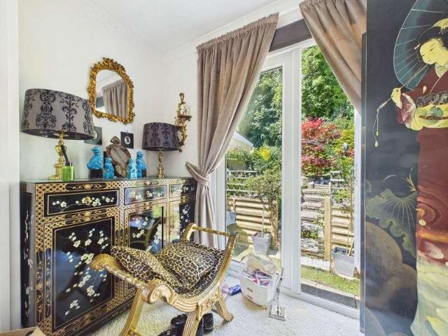2 bed property for sale