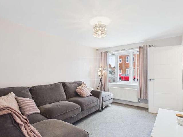 2 bed property for sale