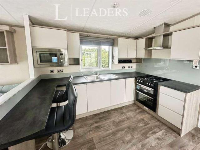 2 bed property for sale