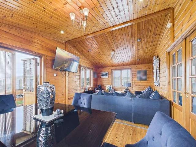 2 bed property for sale