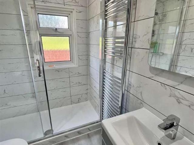 2 bed property for sale