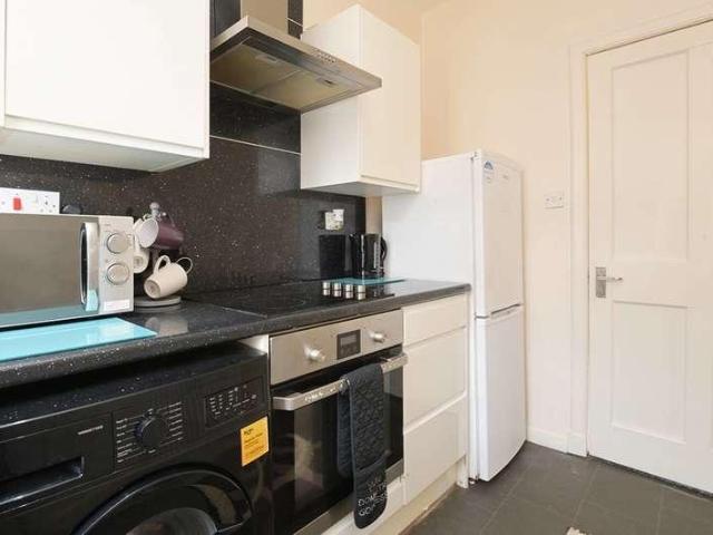 2 bed property for sale