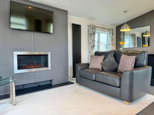 2 bed property for sale