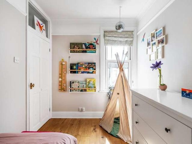 2 bed property for sale