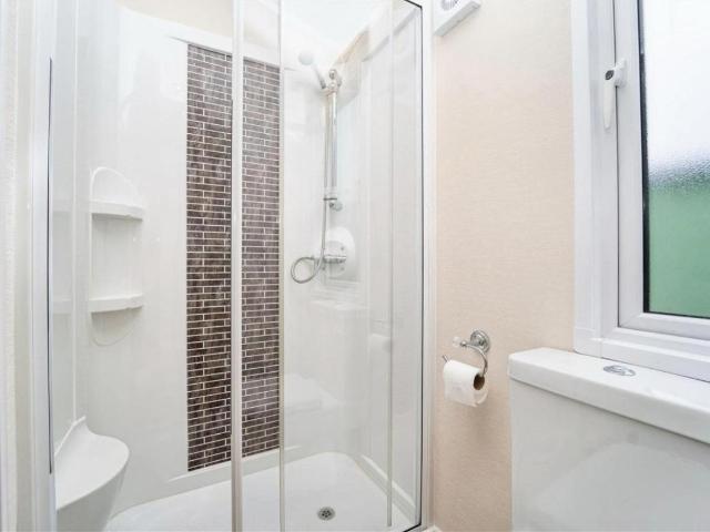 2 bed property for sale