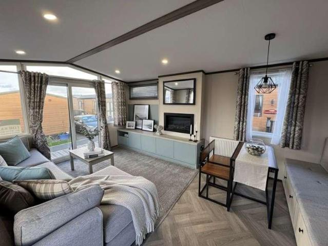 2 bed property for sale