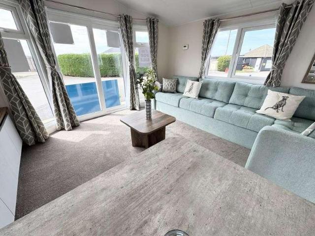2 bed property for sale