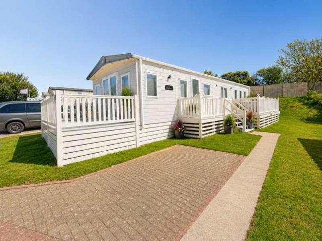 2 bed property for sale