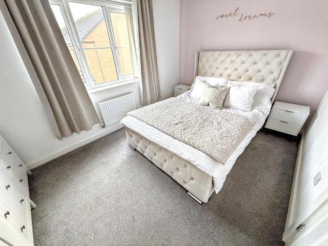 2 bed property for sale