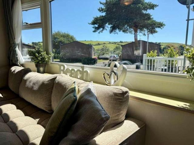 2 bed property for sale