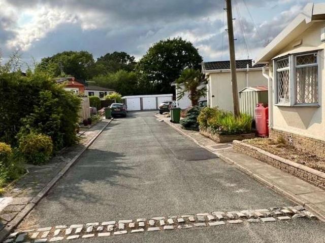 2 bed property for sale