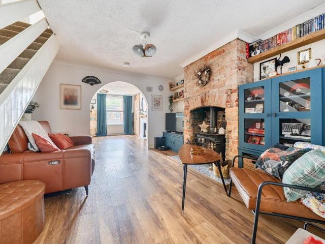 2 bed property for sale
