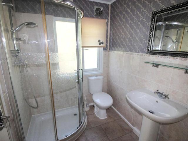 2 bed property for sale