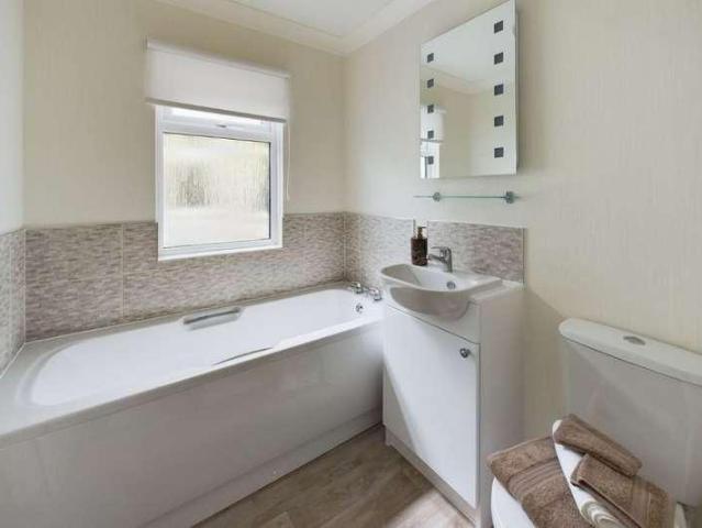 2 bed property for sale