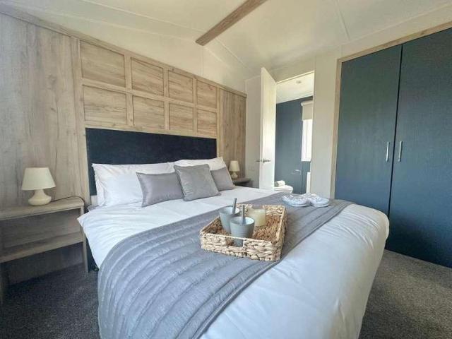 2 bed property for sale