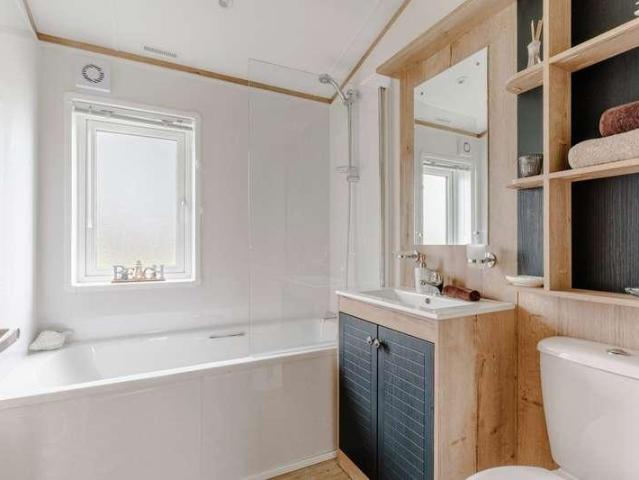 2 bed property for sale