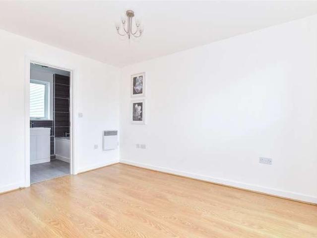 2 bed property for sale