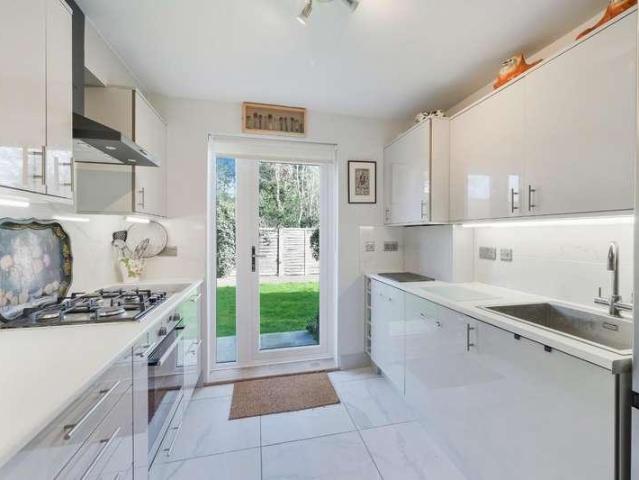 2 bed property for sale