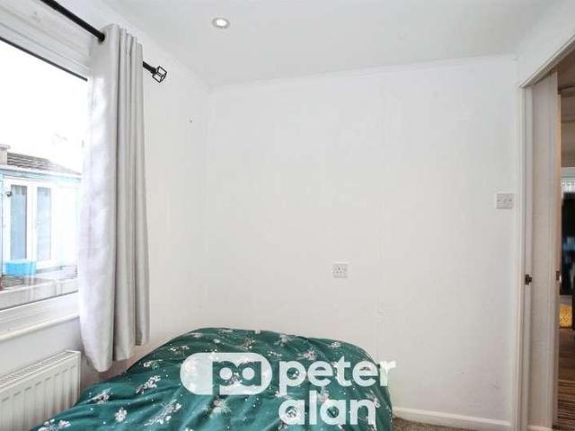 2 bed property for sale