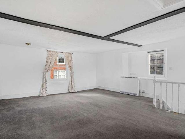 2 bed property for sale