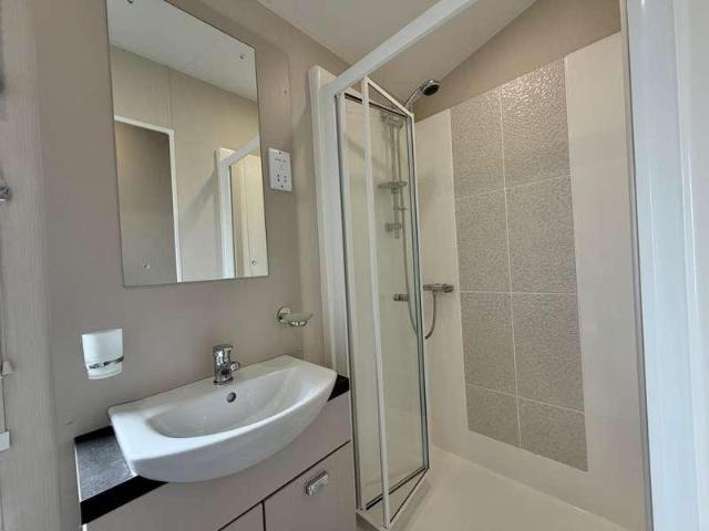 2 bed property for sale