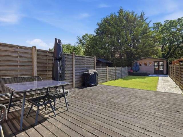 2 bed property for sale