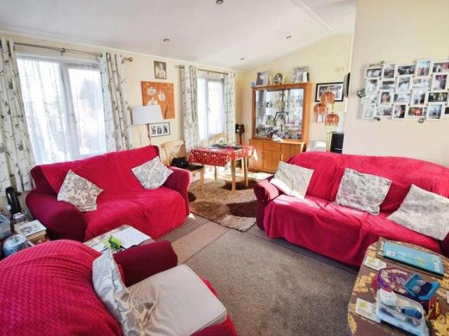 2 bed property for sale