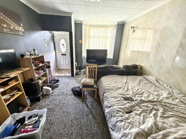 2 bed property for sale