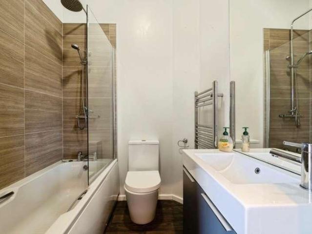 2 bed property for sale