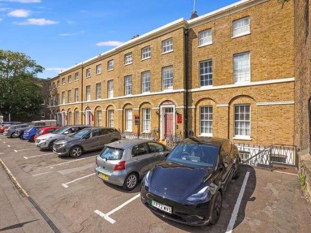 2 bed property for sale