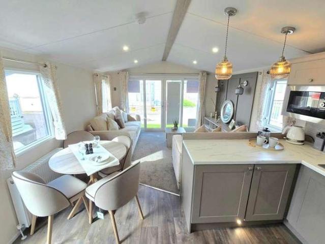 2 bed property for sale