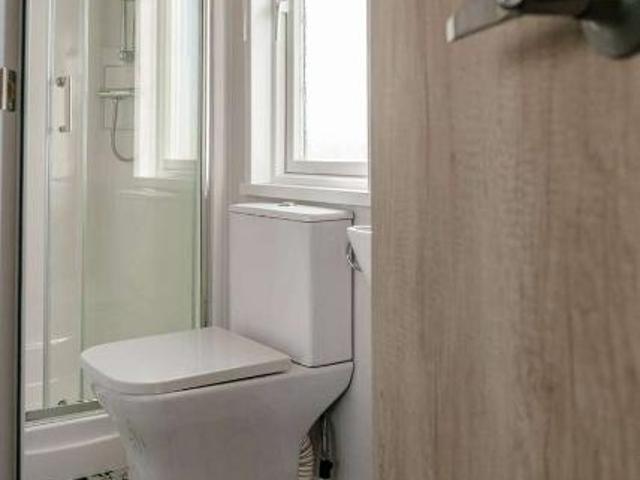 2 bed property for sale
