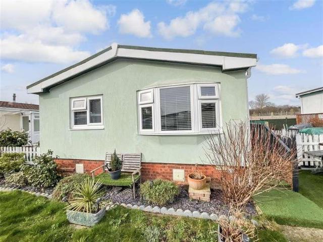 2 bed property for sale