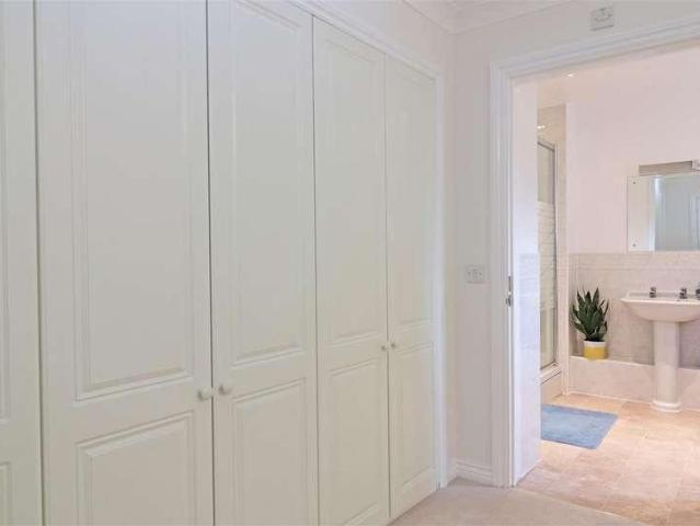 2 bed property for sale