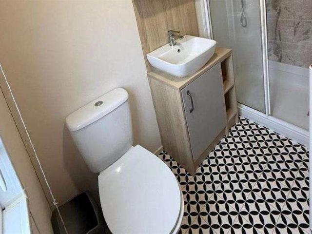 2 bed property for sale