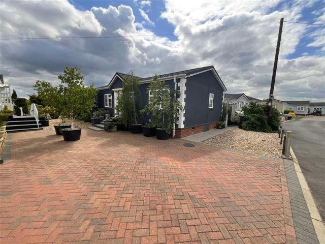 2 bed property for sale