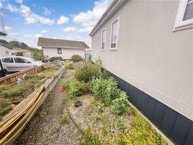 2 bed property for sale