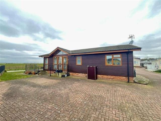 2 bed property for sale