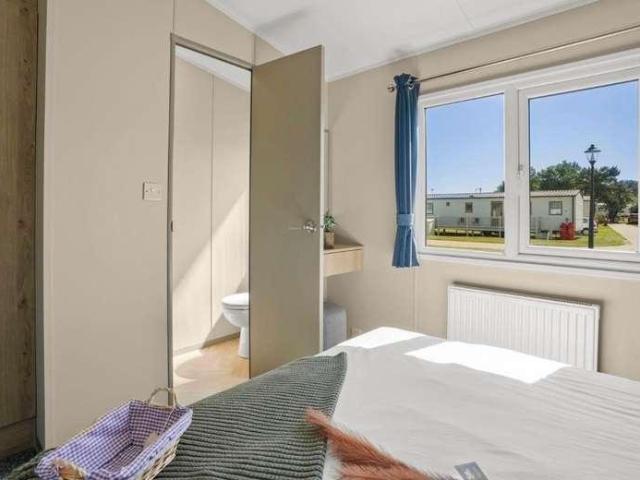 2 bed property for sale