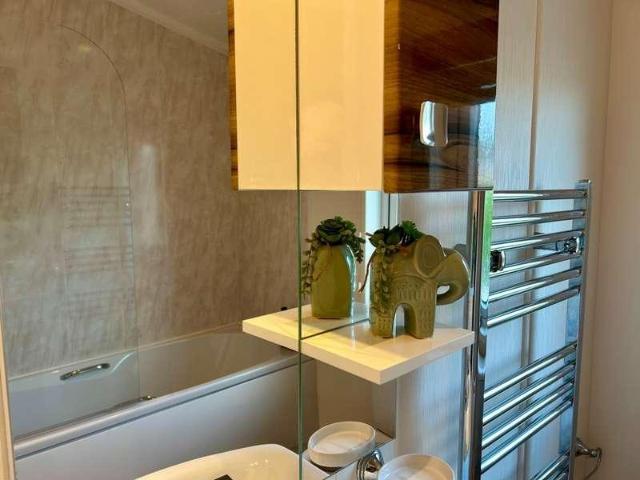2 bed property for sale