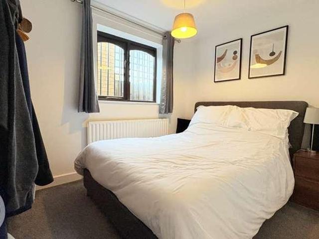 2 bed property for sale