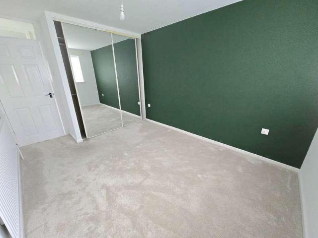 2 bed property for sale