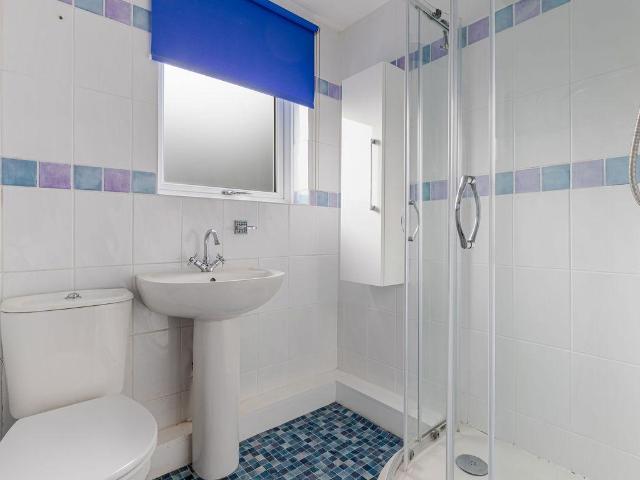 2 bed property for sale