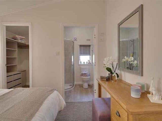 2 bed property for sale